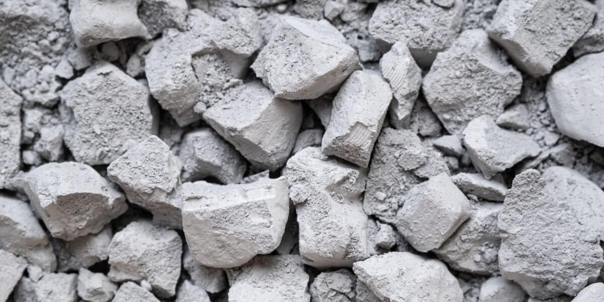 Gebroken betonpuin oprit: voordelen, prijs & opbouw [+ FAQ]